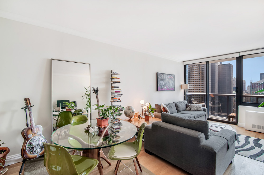 West 48th Street — Listing History and Nearby Rentals