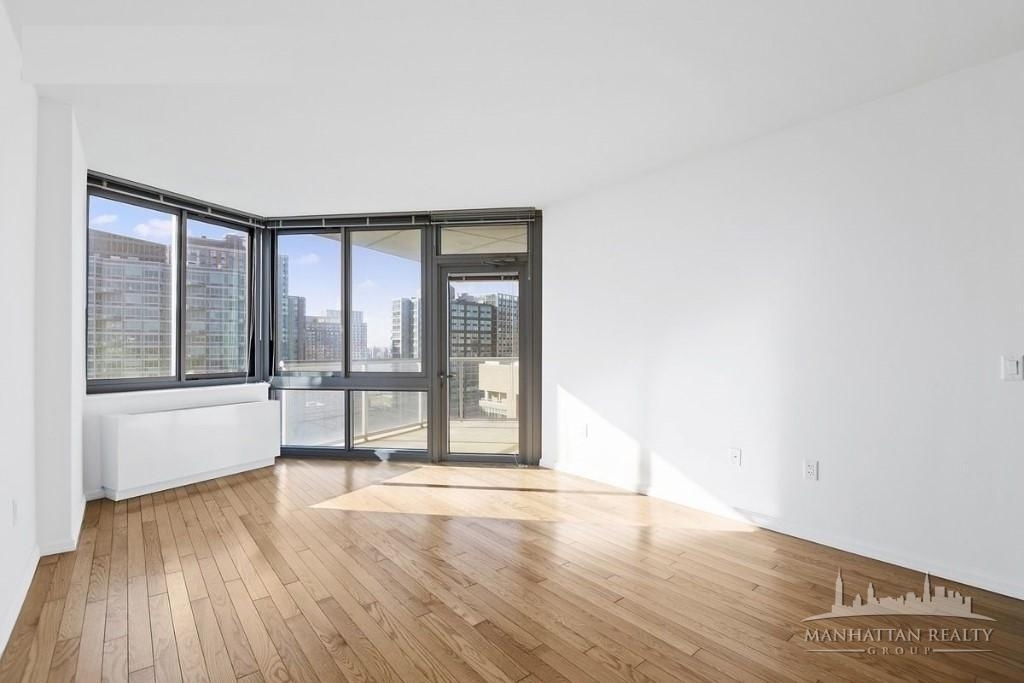 Center Blvd — Listing History and Nearby Rentals