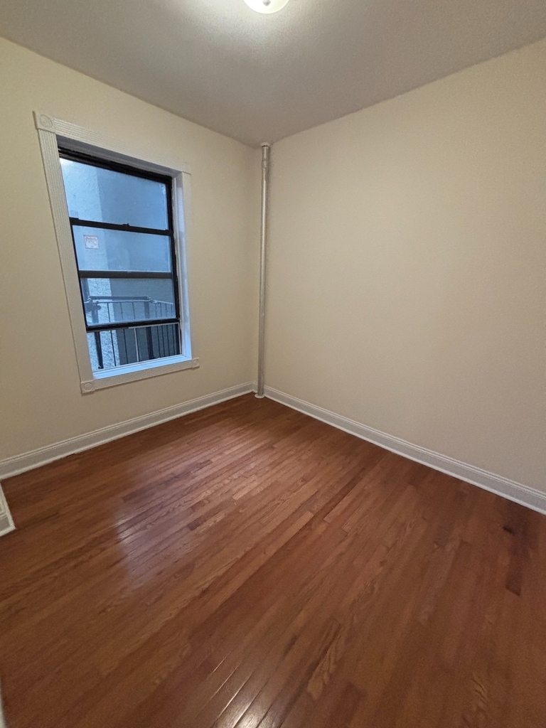 Arden Street — Listing History and Nearby Rentals