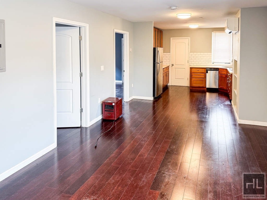 60 Ave — Listing History and Nearby Rentals