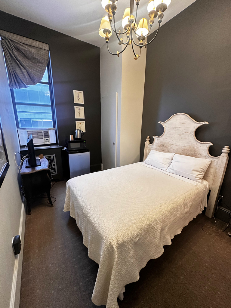 144 East 40th Street — Listing History and Nearby Rentals