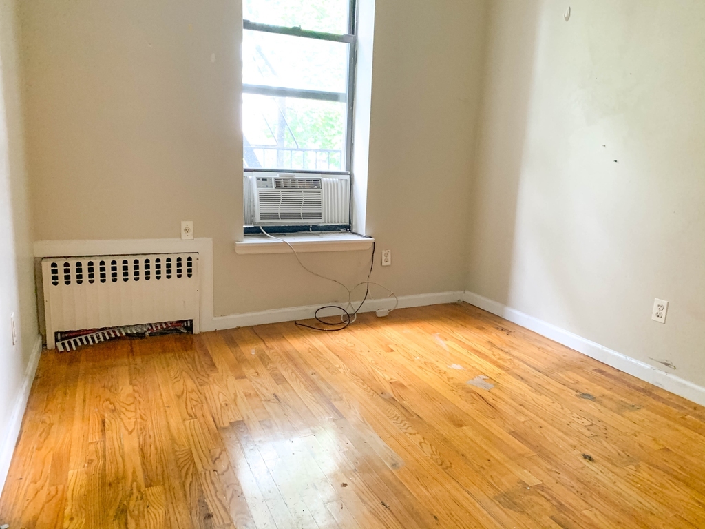 863 Hancock Street — Listing History and Nearby Rentals
