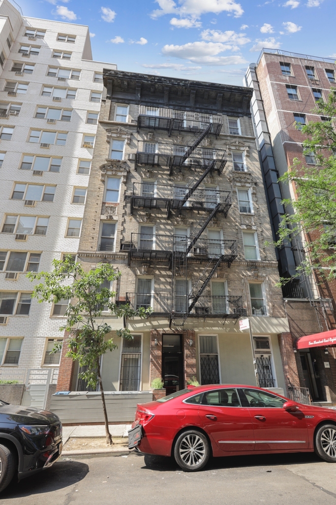 206 East 81st Street — Listing History and Nearby Rentals