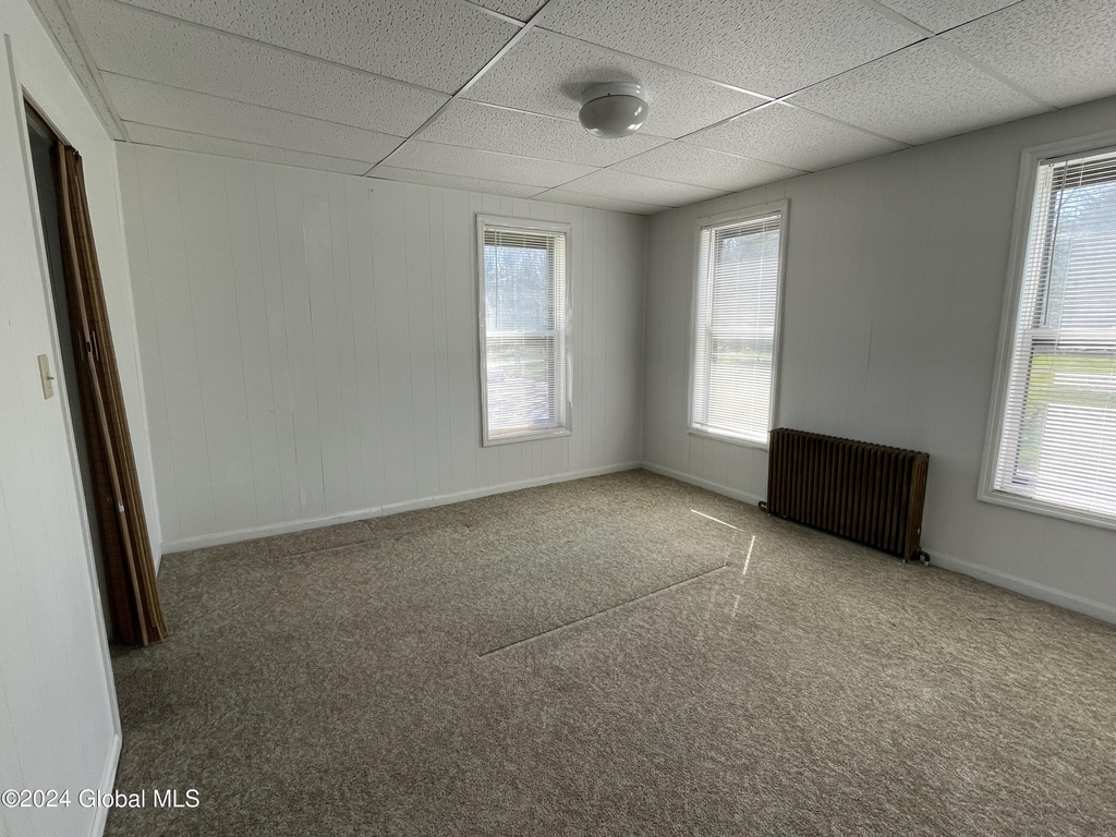 524 Maple Avenue — Listing History and Nearby Rentals