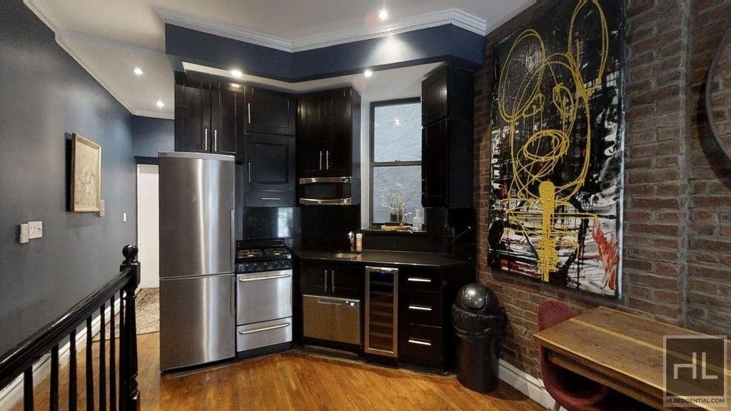 2 Bedrooms at Mott Street for $5,995 by Martin DuPain | RentHop