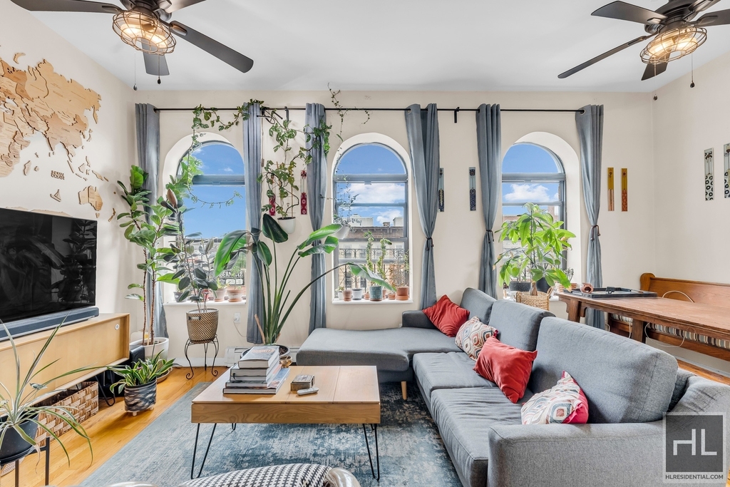Saint Johns Place — Listing History and Nearby Rentals