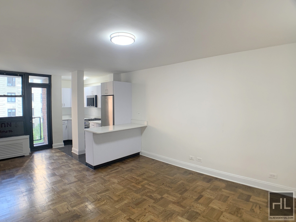 East 35 Street — Listing History and Nearby Rentals