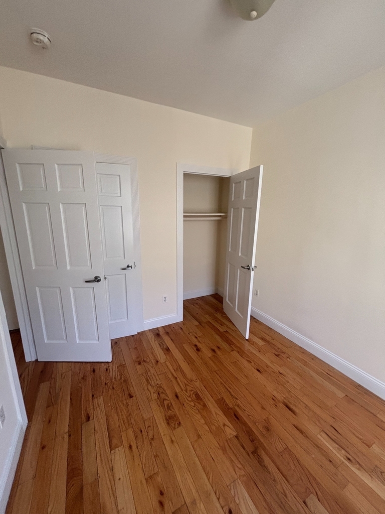 Arden Street — Listing History and Nearby Rentals