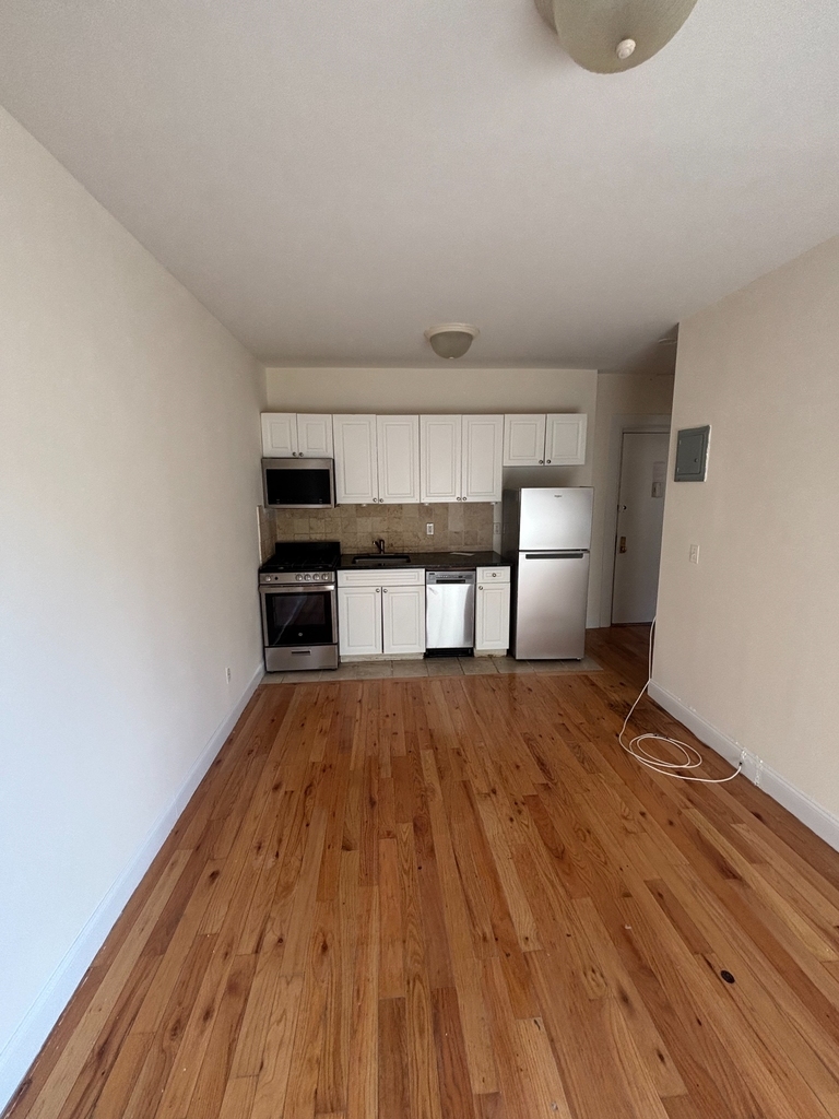 Arden Street — Listing History and Nearby Rentals