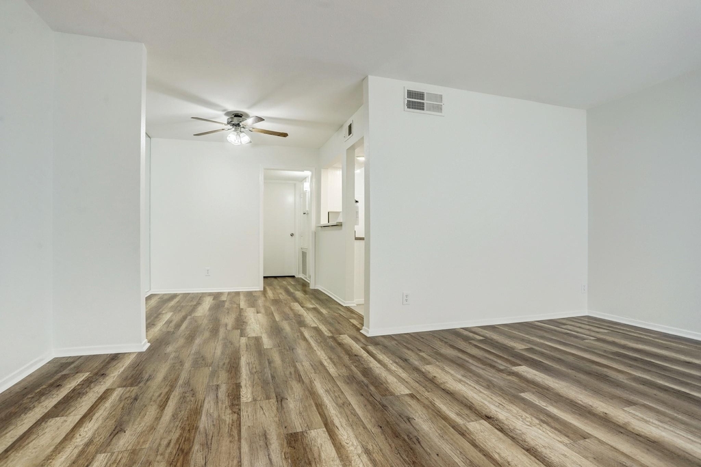 11540 Chimney Rock Road — Listing History and Nearby Rentals