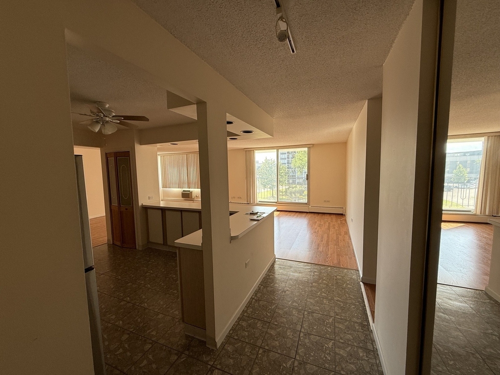 8809 W Golf Road — Listing History and Nearby Rentals