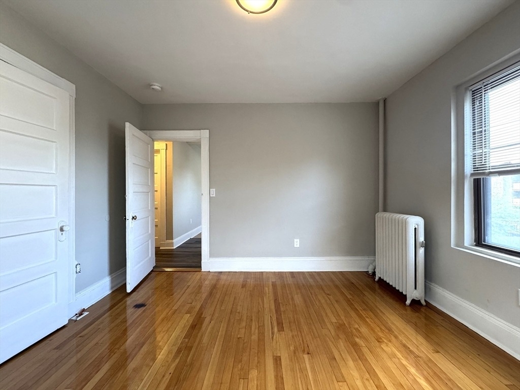 1 Bedroom at 8 Langmaid Ave for $2,250 by Emma Fula | RentHop