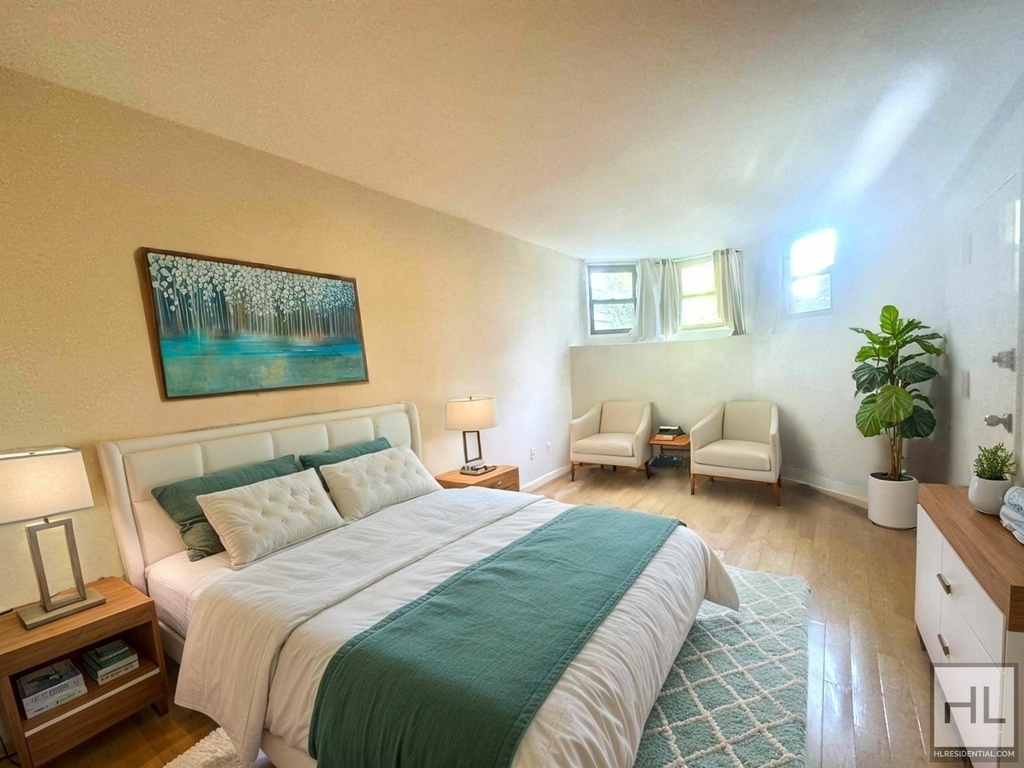 Bay Ridge Parkway — Listing History and Nearby Rentals