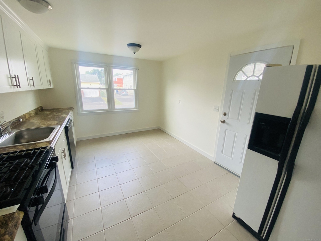 2 Bedrooms at 35 Harding Avenue for $2,150 by Kat Hendrickson | RentHop
