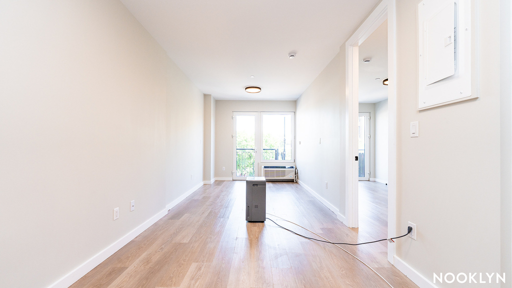 1584 Fulton Street — Listing History and Nearby Rentals