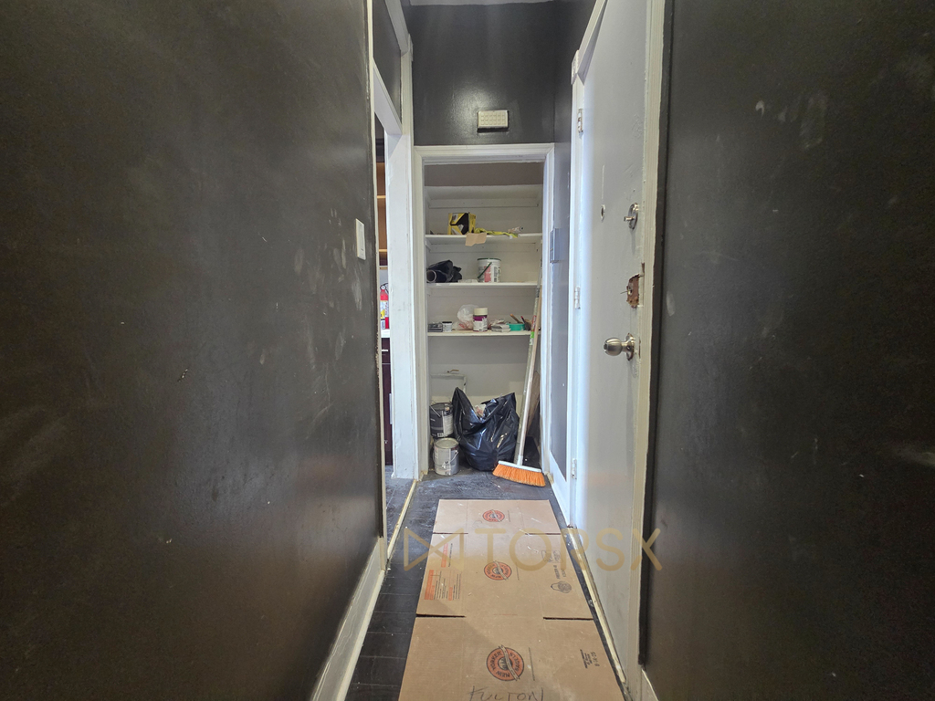 2887 Fulton Street — Listing History and Nearby Rentals