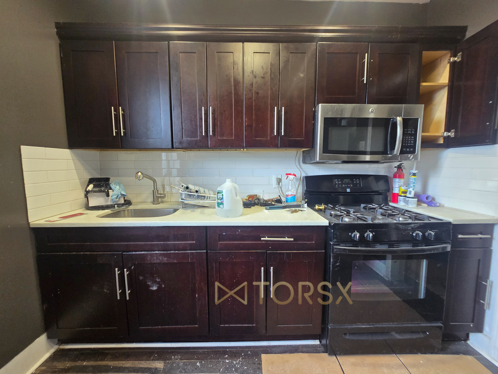 2887 Fulton Street — Listing History and Nearby Rentals