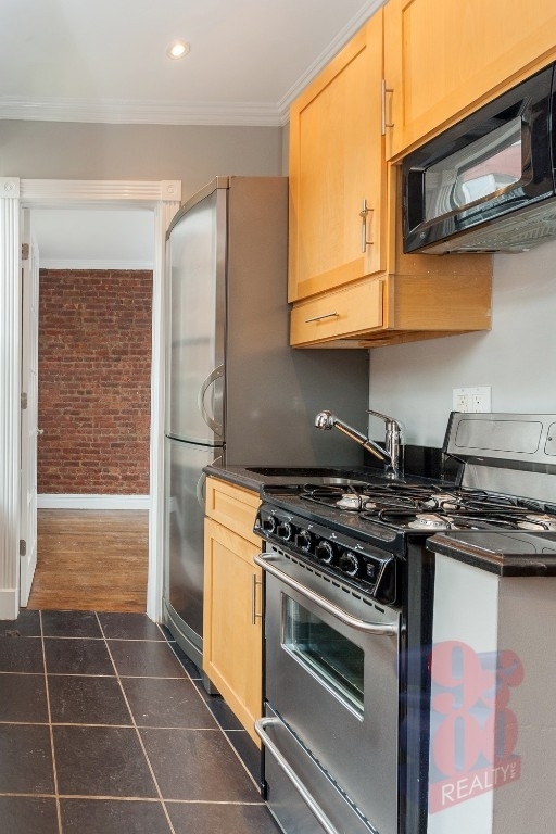 East 13th Street — Listing History and Nearby Rentals