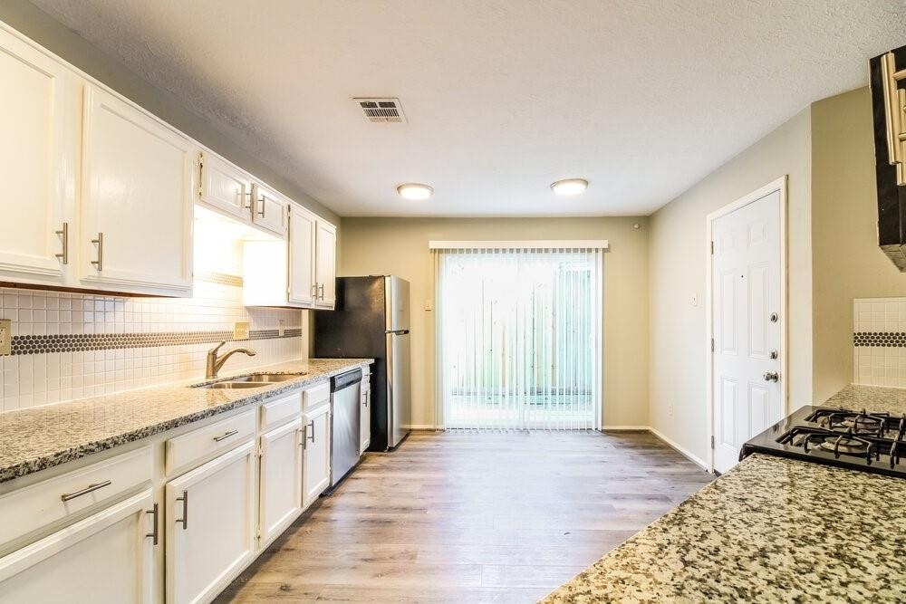 3 Bedrooms at 2222 Victoria Court for $1,735 by Denise Frank | RentHop