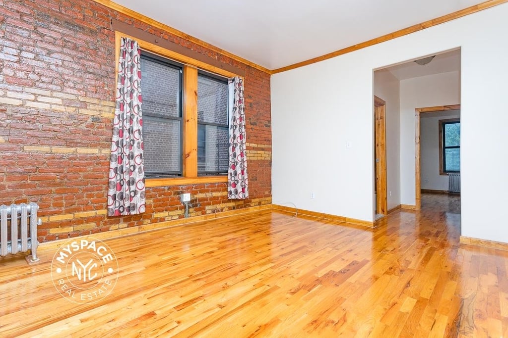 291 Crown Street — Listing History and Nearby Rentals