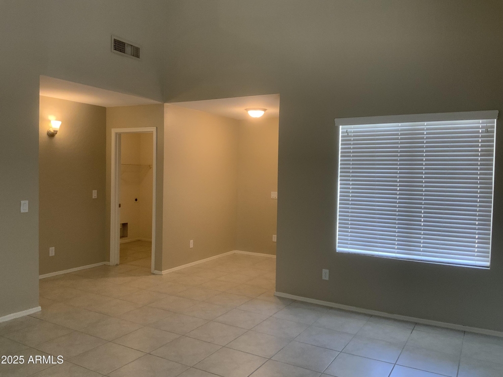 3715 W Morgan Lane — Listing History and Nearby Rentals