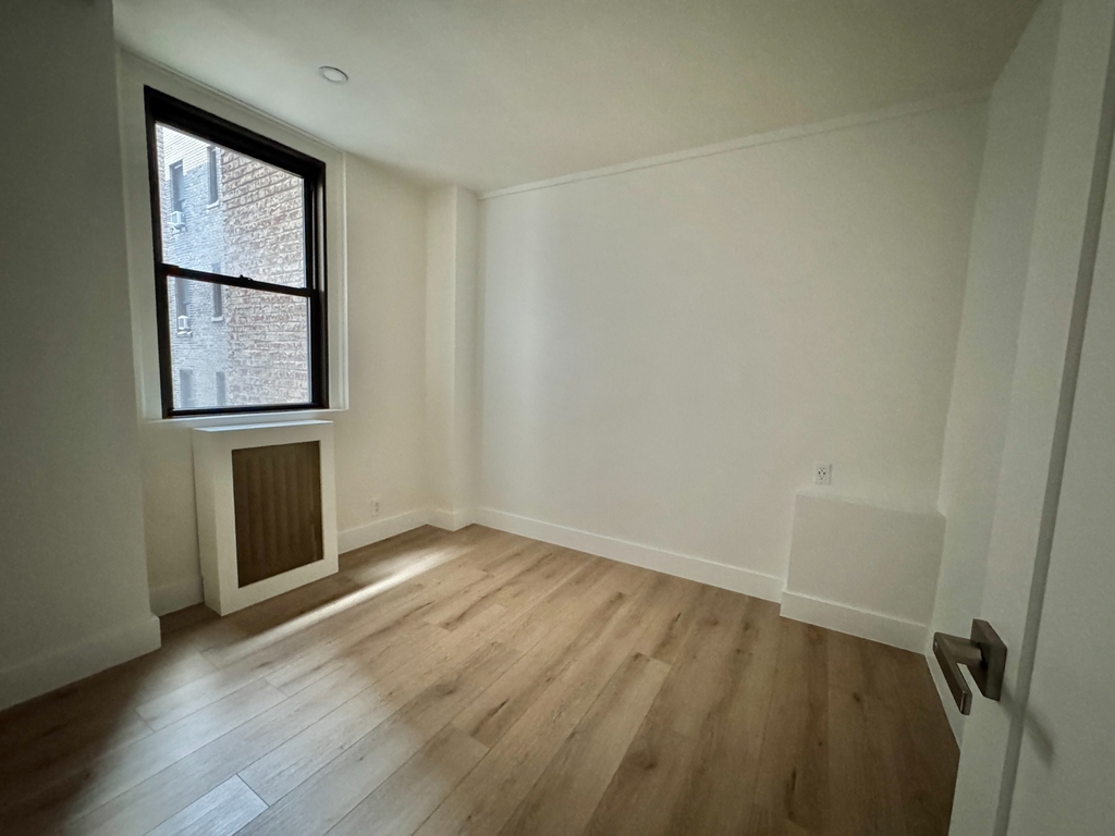 138 E 38th Street — Listing History and Nearby Rentals