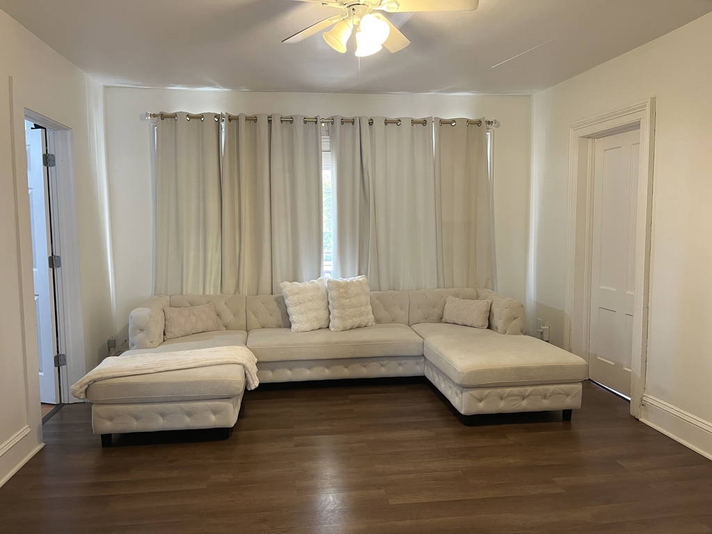 3 Bedrooms at 13 Dr Aaron B Samuels Boulevard for $2,800 by Lucy Manos ...