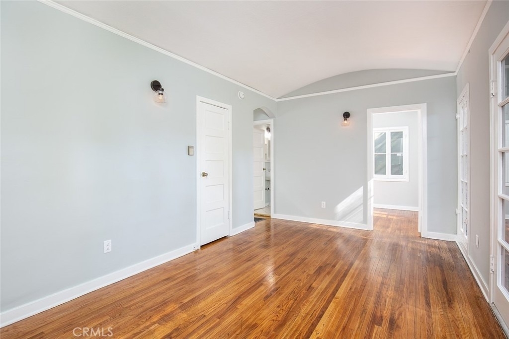 453 E Sacramento Street — Listing History and Nearby Rentals