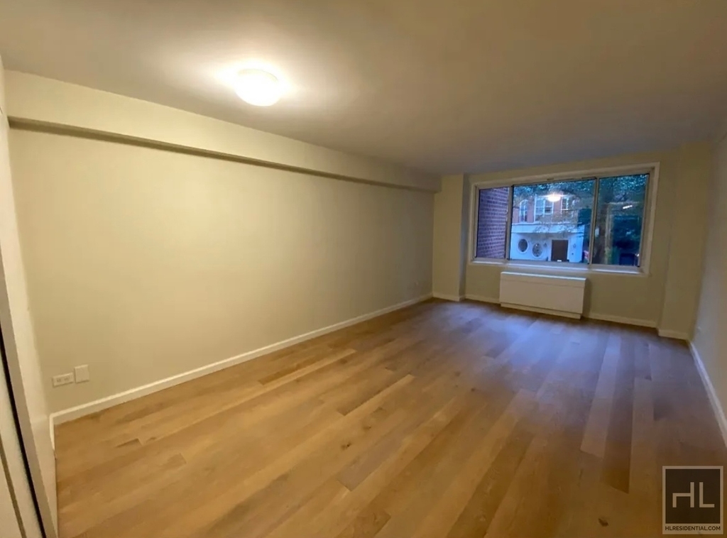 East 51st Street — Listing History and Nearby Rentals