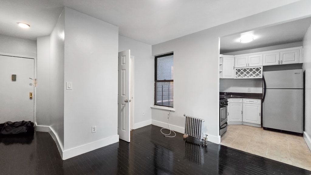 215 West 145th Street #7 — Listing History and Nearby Rentals