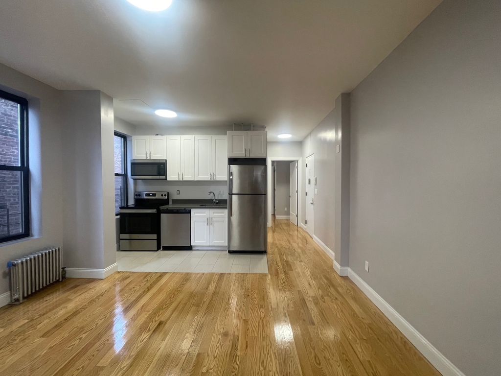 West 165th Street and Nicholas Avenue — Listing History and Nearby Rentals