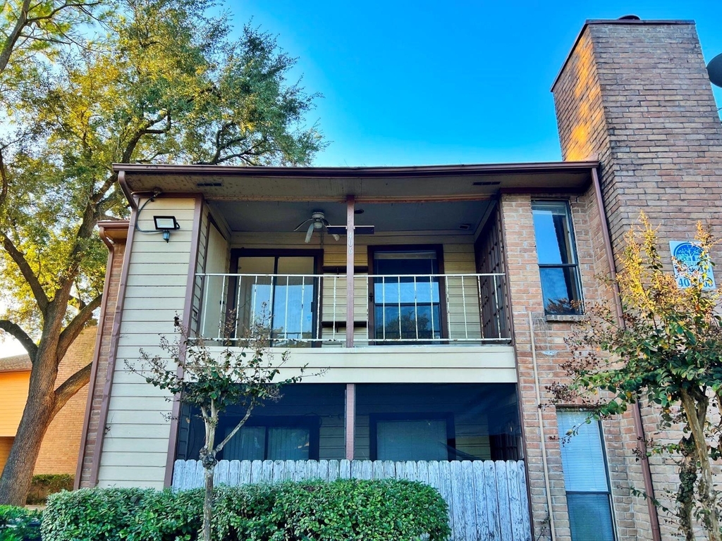 2 Bedrooms at 9000 Bissonnet Street for $850 by Ronny Crisco | RentHop