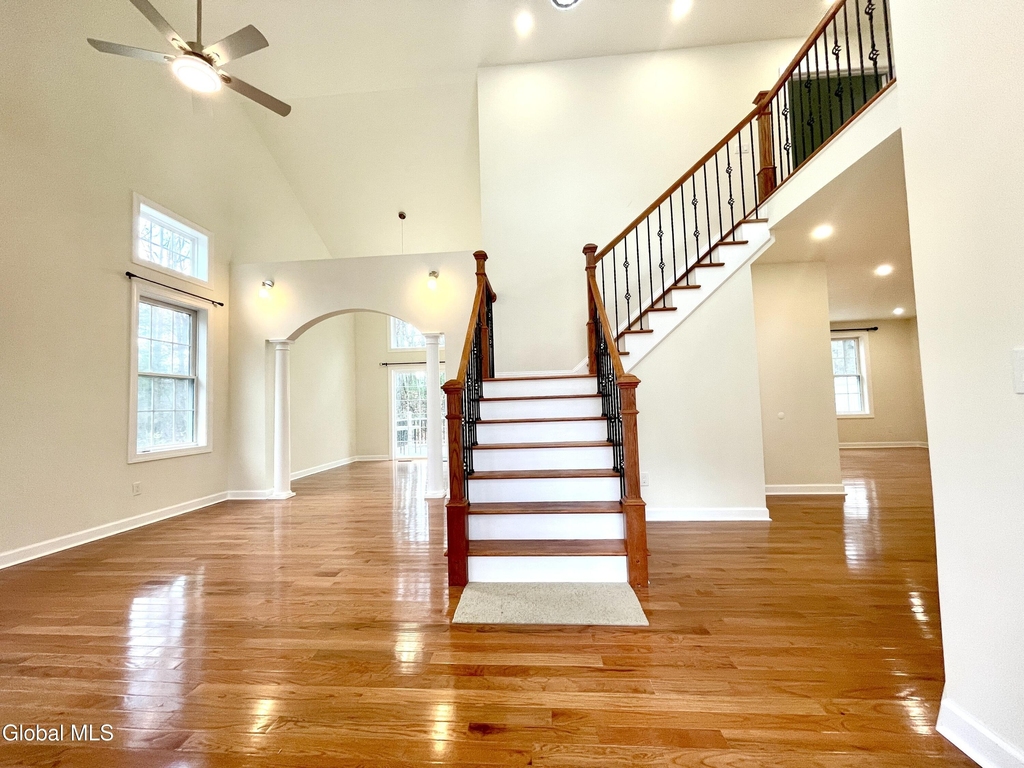 11 Poplar Drive — Listing History and Nearby Rentals