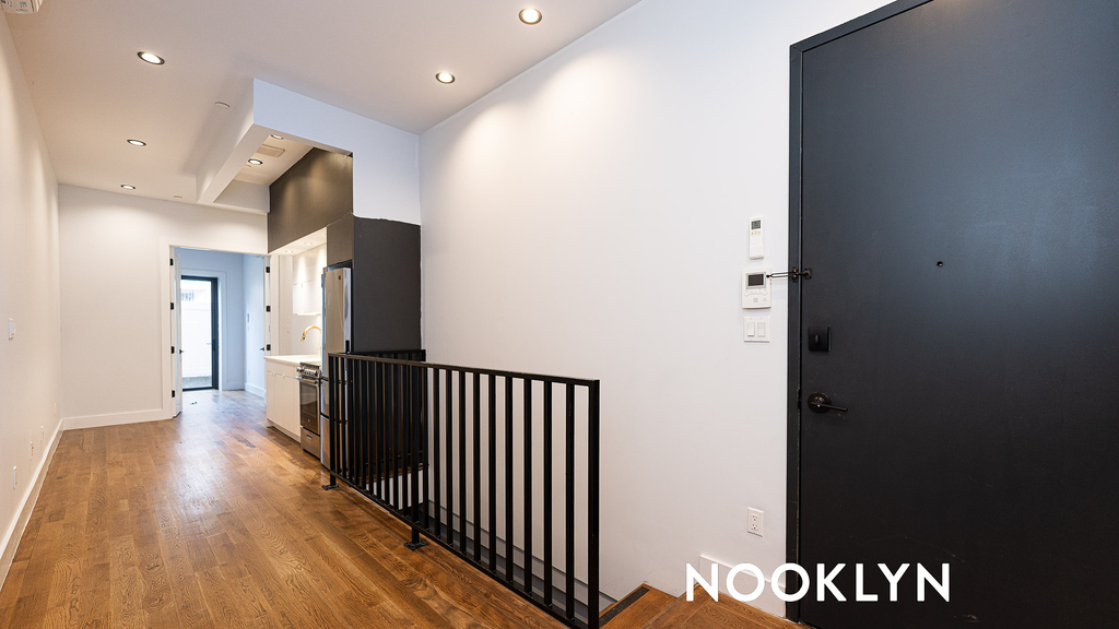 1337 Gates Avenue — Listing History and Nearby Rentals