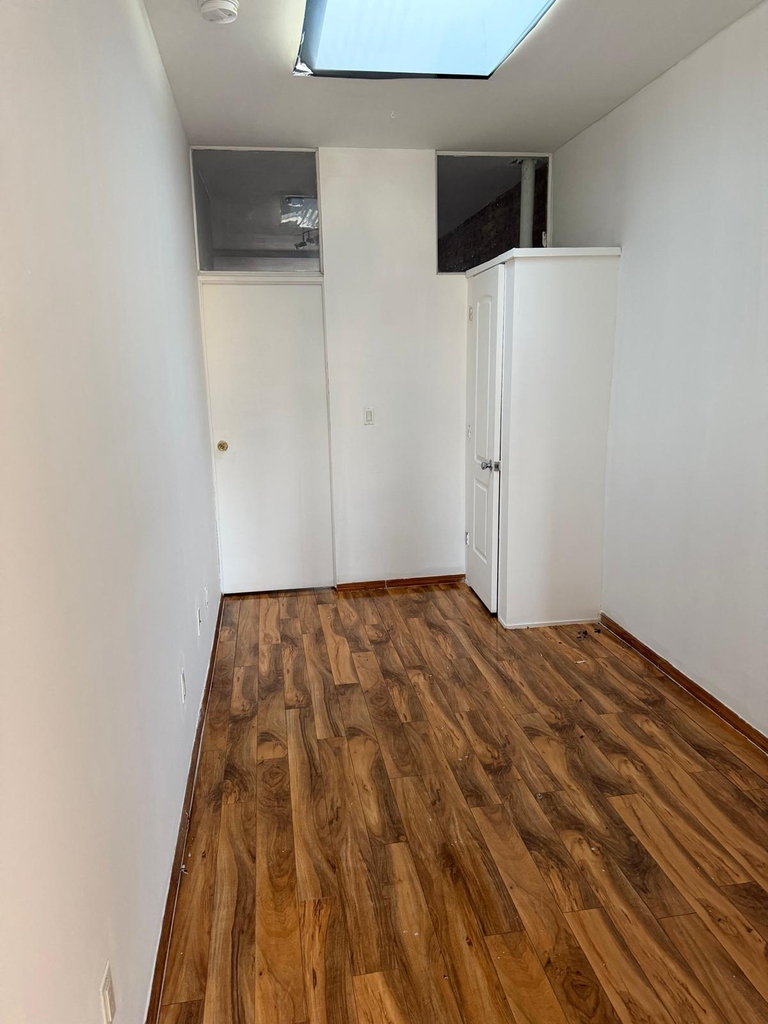 Melrose Street — Listing History and Nearby Rentals