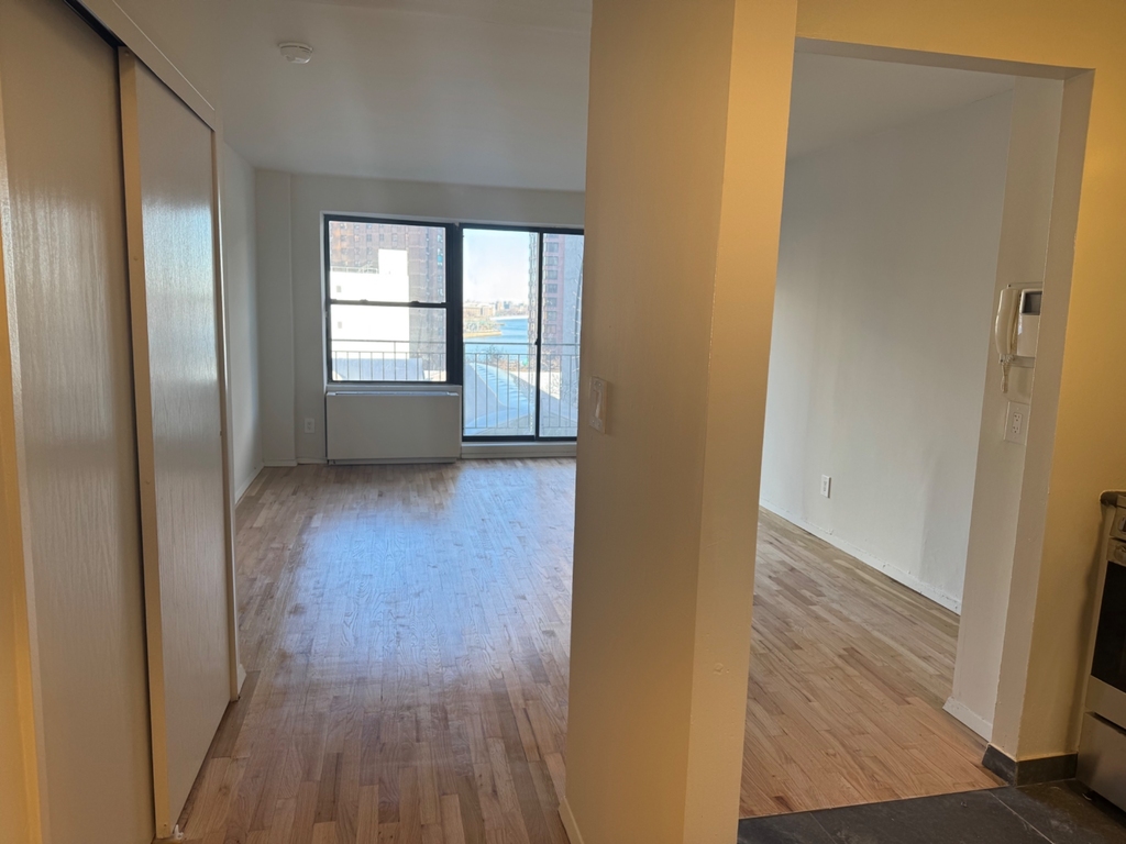 423 East 90th Street — Listing History and Nearby Rentals