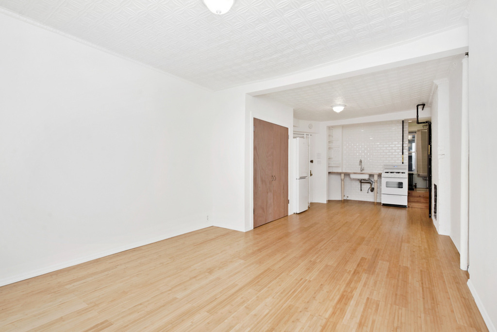 428 E 9th Street — Listing History and Nearby Rentals