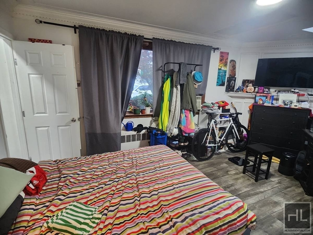 Canarsie Road — Listing History and Nearby Rentals